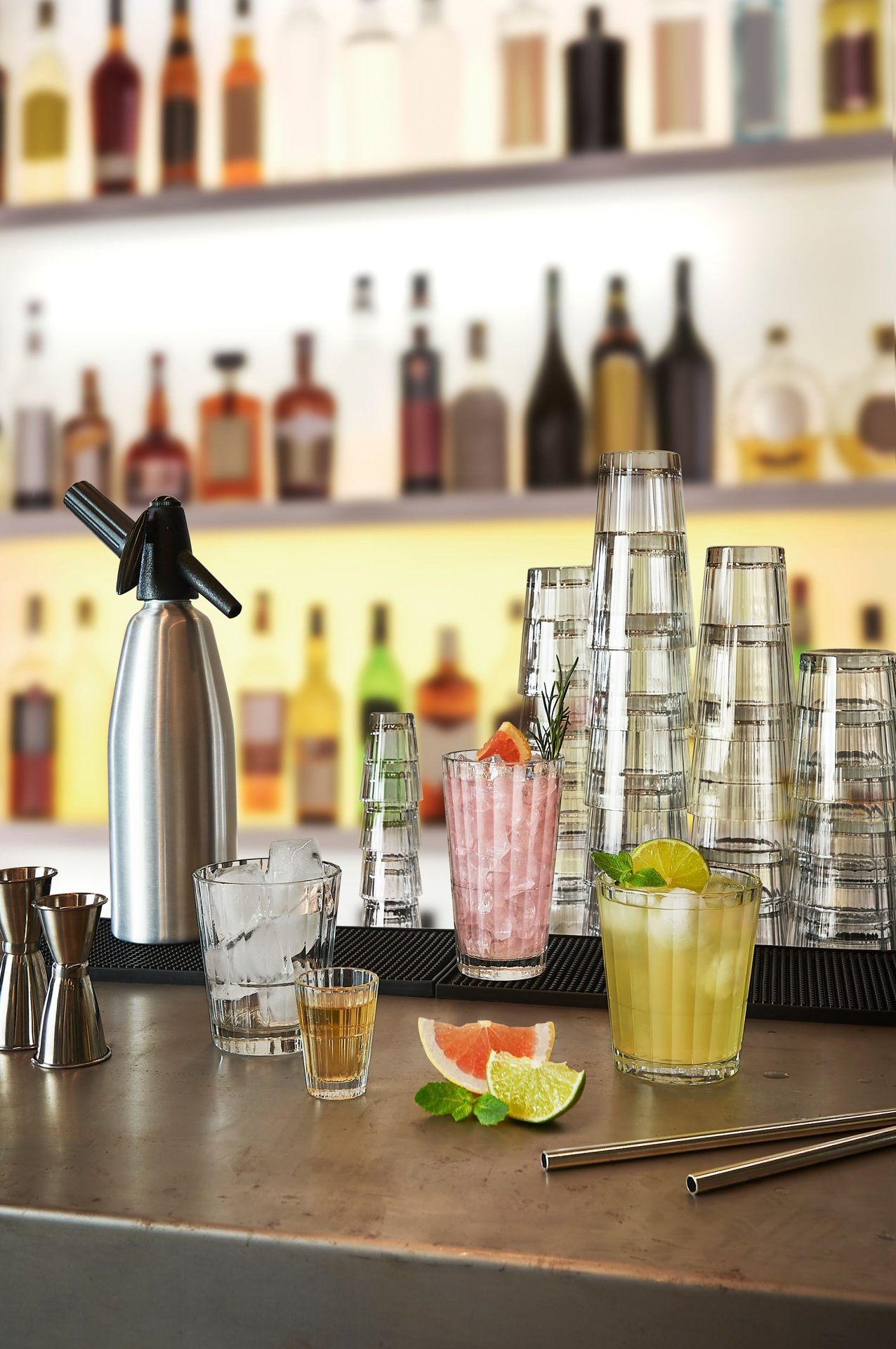 Oxford Bar Stacking Beverage 39.5cl (13.25oz) | IG Group UK